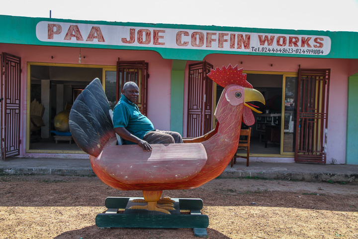 Les cercueils, créations funéraires du Ghana - Fondation Dapper